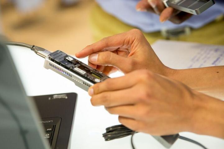 Close-up of the MinION Handhel [IMAGE] | EurekAlert! Science News Releases