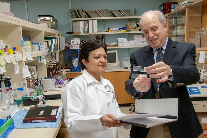 Alan Pestronk in Lab [IMAGE] | EurekAlert! Science News Releases