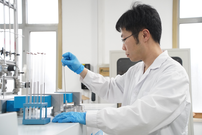 JIAO Feng: fresh blood in the [IMAGE] | EurekAlert! Science News Releases