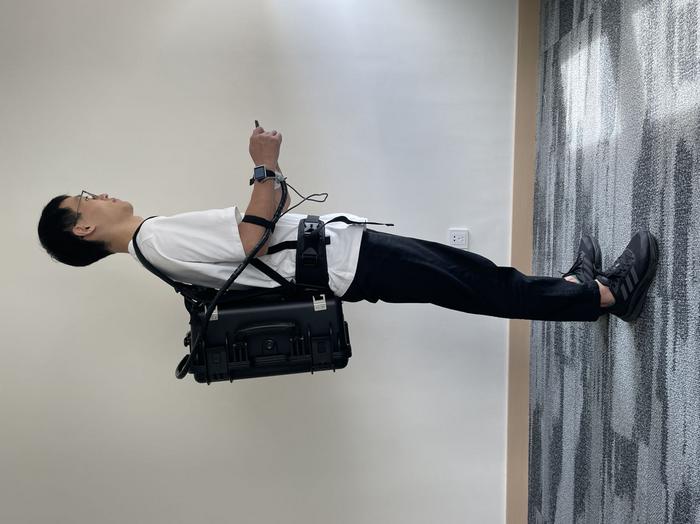 System with backpack [IMAGE] | EurekAlert! Science News Releases