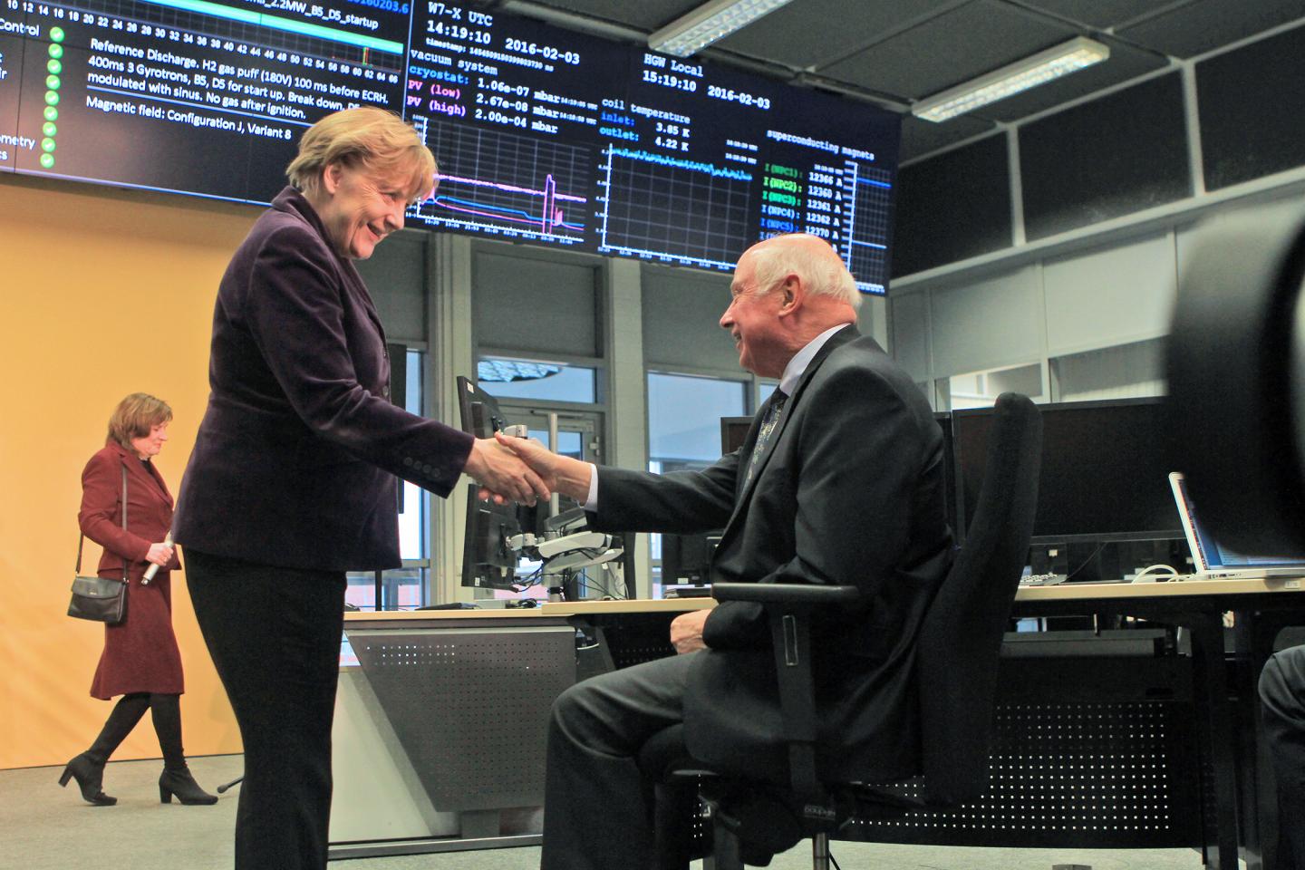 Celebrating the First Hydrogen [IMAGE] | EurekAlert! Science News Releases