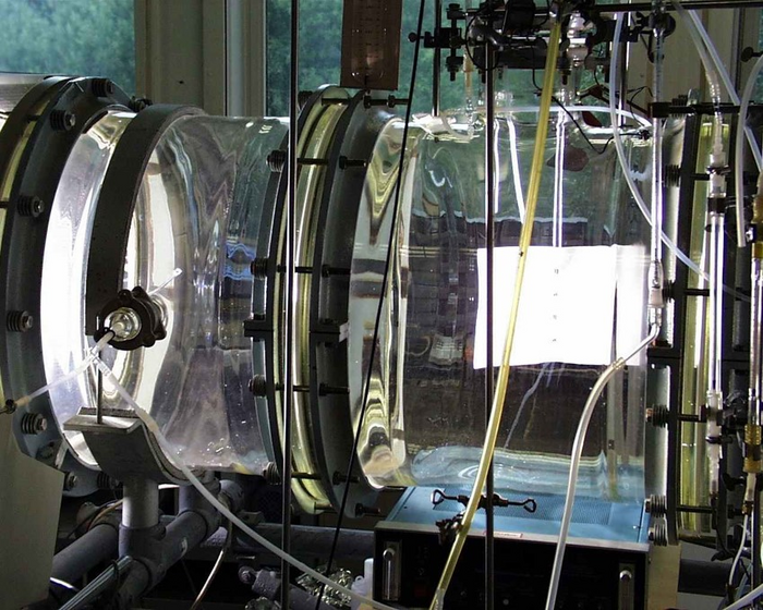 photochemical reaction chamber [IMAGE] | EurekAlert! Science News Releases