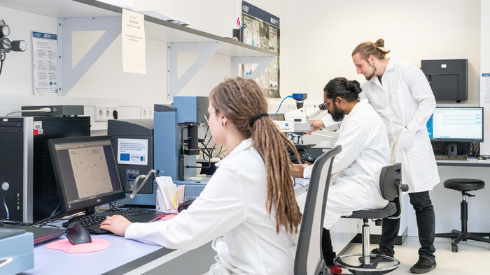 Intelligent materials for robotics and prosth | EurekAlert!