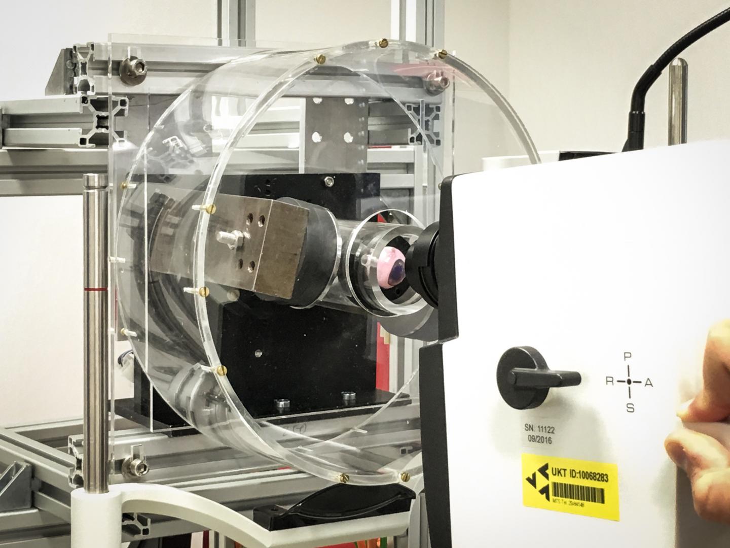 Magnetic Particles Propel the [IMAGE] | EurekAlert! Science News Releases