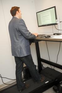 Walking workstations improve physical and men | EurekAlert!