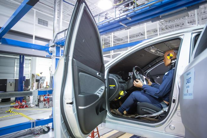 Crash Testing [IMAGE] | EurekAlert! Science News Releases