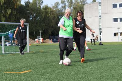 Mature Women Playing Football [IMAGE] | EurekAlert! Science News Releases