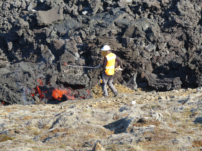 Lava sampling at Fagradalsfjal [IMAGE] | EurekAlert! Science News Releases