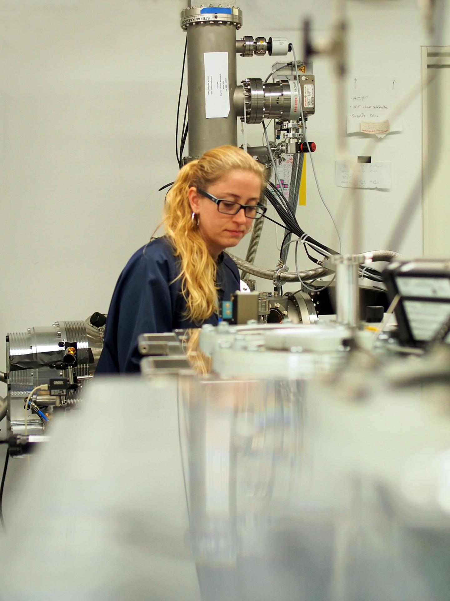 A Quadrillionth Of A Second In Slow Motion EurekAlert 