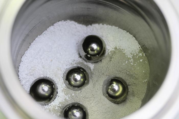 Scientists are shaking up lithium extraction | EurekAlert!