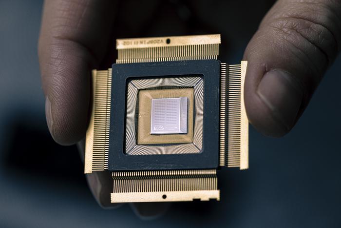 A chip from Elisabetta Chicca' [IMAGE] | EurekAlert! Science News Releases