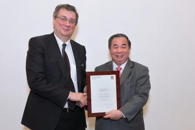 NTU Provost receives prestigious Imperial Col | EurekAlert!