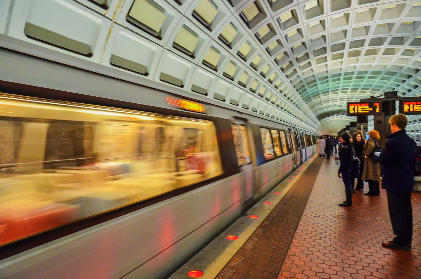 Speeding Subway [IMAGE] | EurekAlert! Science News Releases