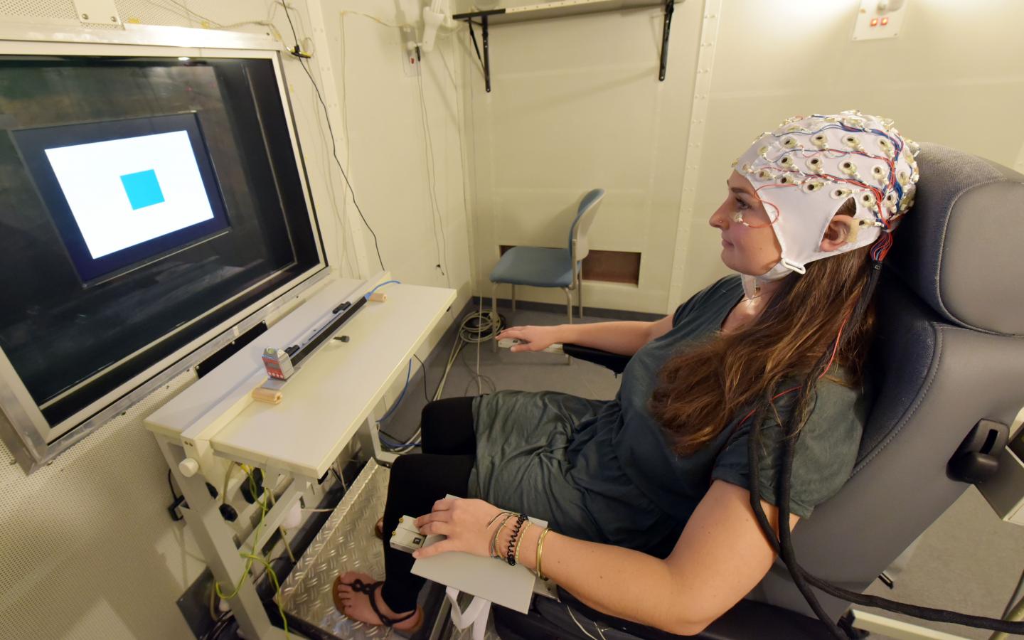 Hypnosis Test Participant [IMAGE] | EurekAlert! Science News Releases