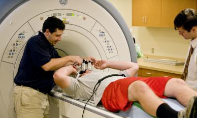 Brain changes found in football players thoug | EurekAlert!