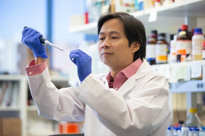 UC researcher receives grant to develop new b | EurekAlert!