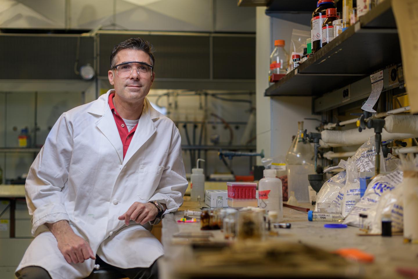 Jonathan Wilker (2 of 2) [IMAGE] | EurekAlert! Science News Releases