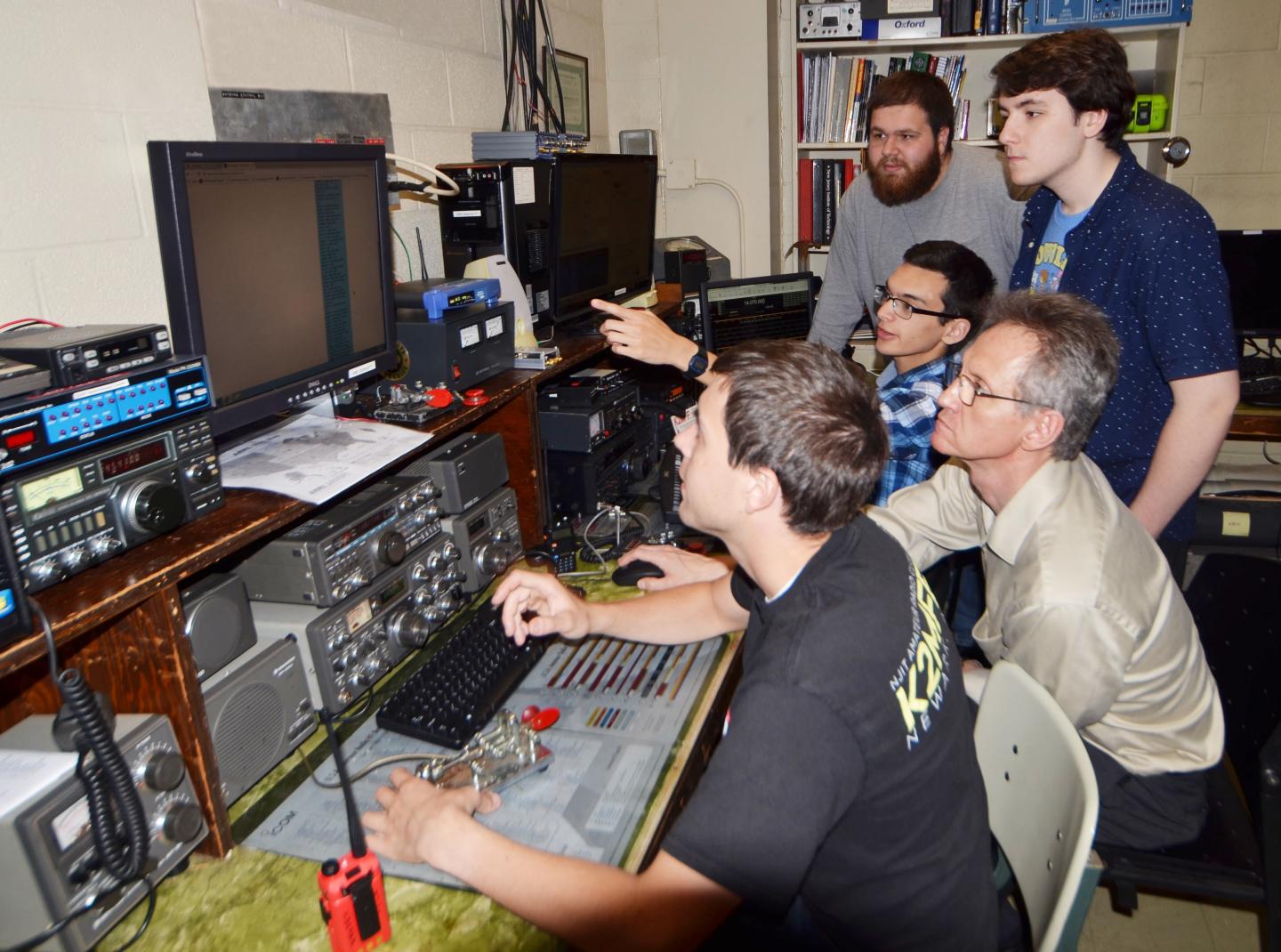 An NJIT researcher throws a global ham radio | EurekAlert!