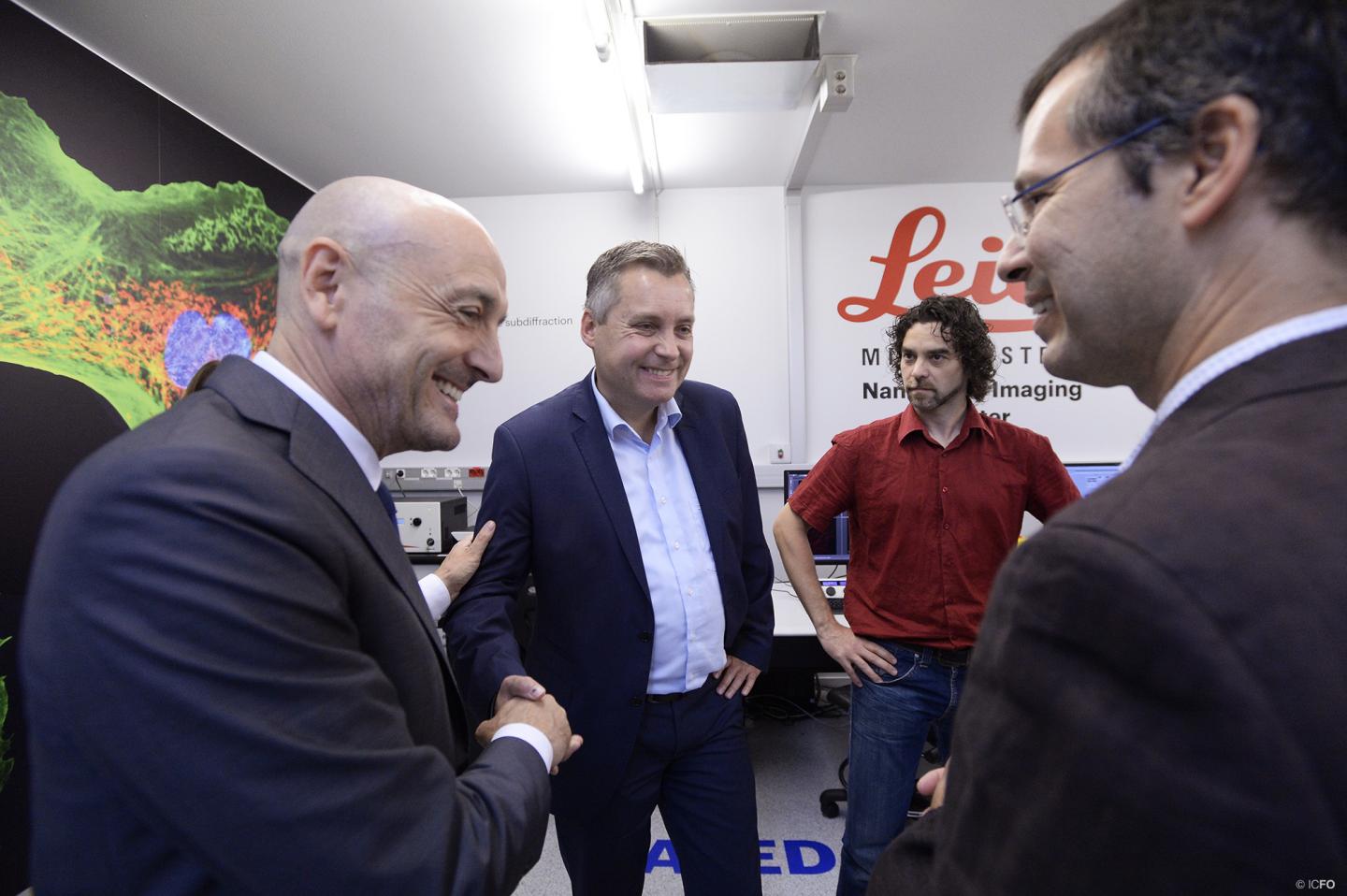 Visit to the SLN Facility at I [IMAGE] | EurekAlert! Science News Releases