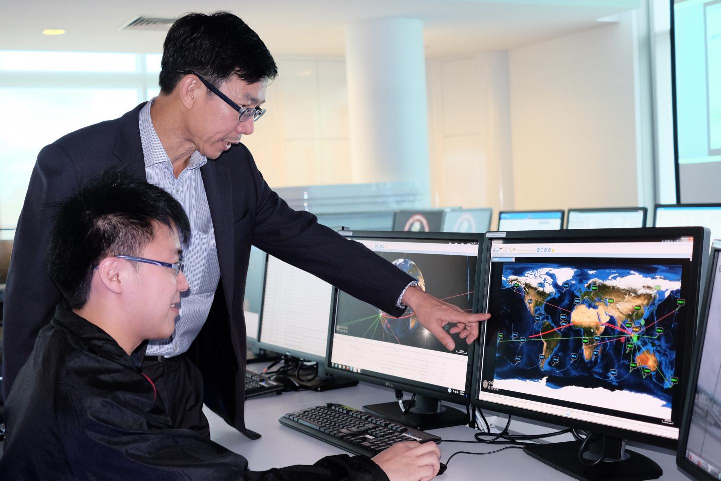 Low Kay Soon and Lee Guo Xiong [IMAGE] | EurekAlert! Science News Releases