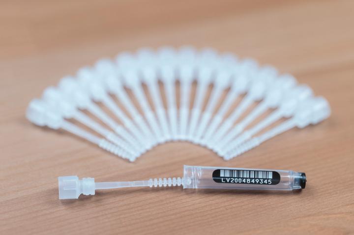 Nasal swab collection technolo [IMAGE] | EurekAlert! Science News Releases