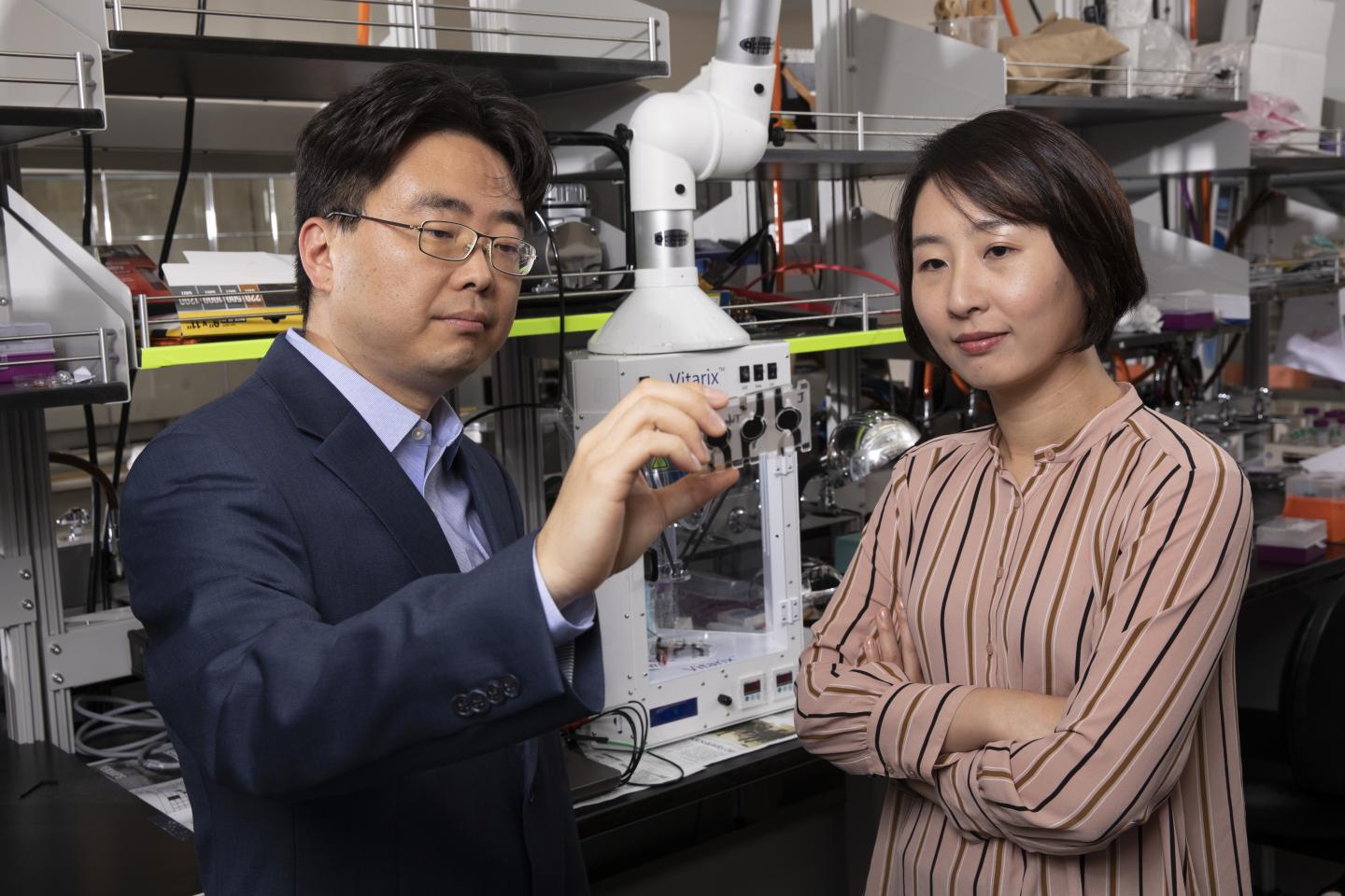 Seokheun (Sean) Choi and Ahyeo [IMAGE] | EurekAlert! Science News Releases