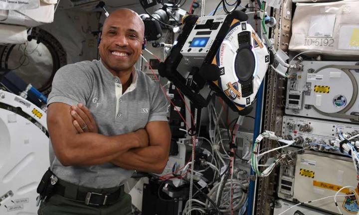 Glover Astrobee-WEB [IMAGE] | EurekAlert! Science News Releases