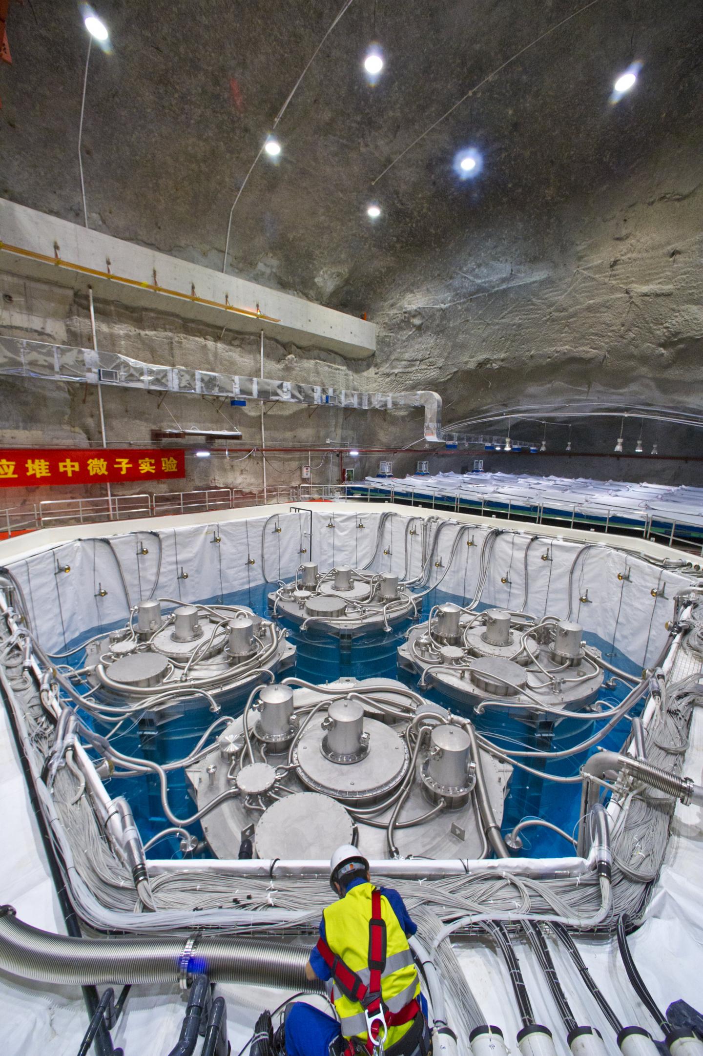 Scientists say farewell to Daya Bay site, pro | EurekAlert!