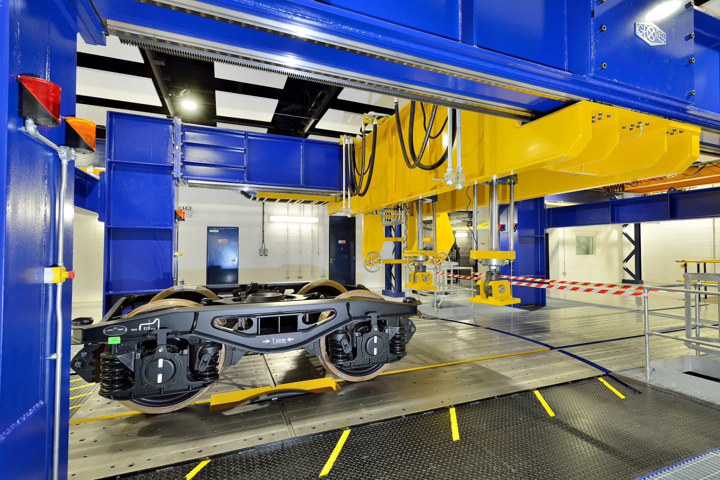 Lightweight Carbon Fiber Rail [IMAGE] | EurekAlert! Science News Releases