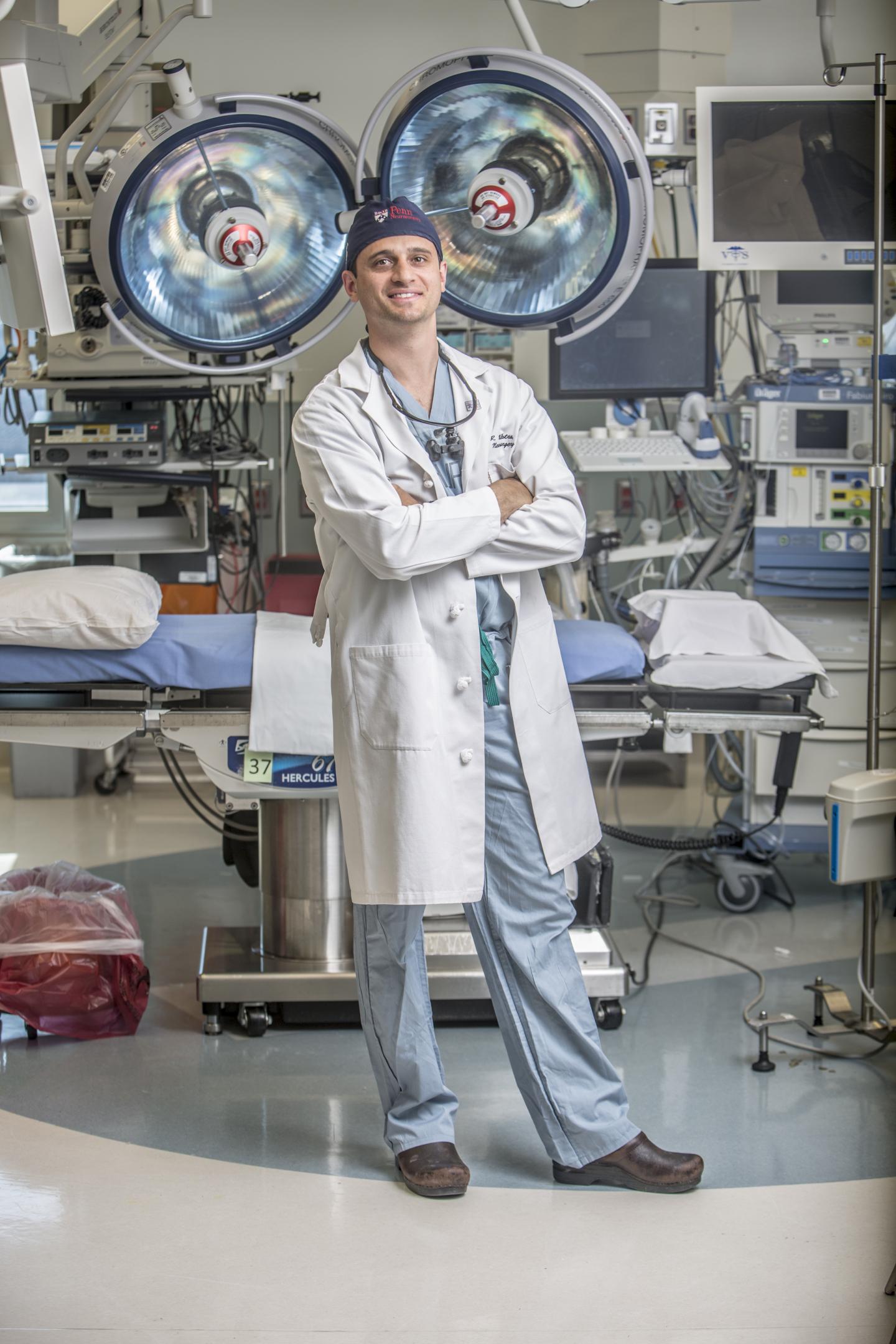 Pennsylvania hospital neurosurgeon performs f | EurekAlert!