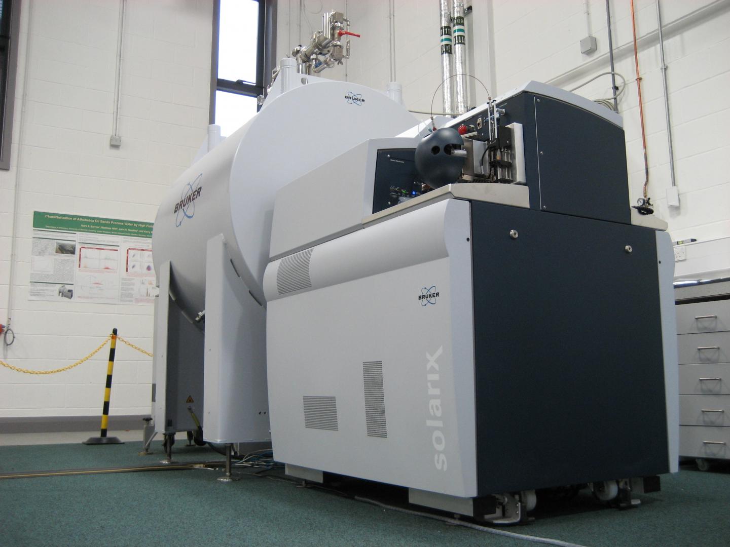 The FT-ICR MS Instrument Used [IMAGE] | EurekAlert! Science News Releases