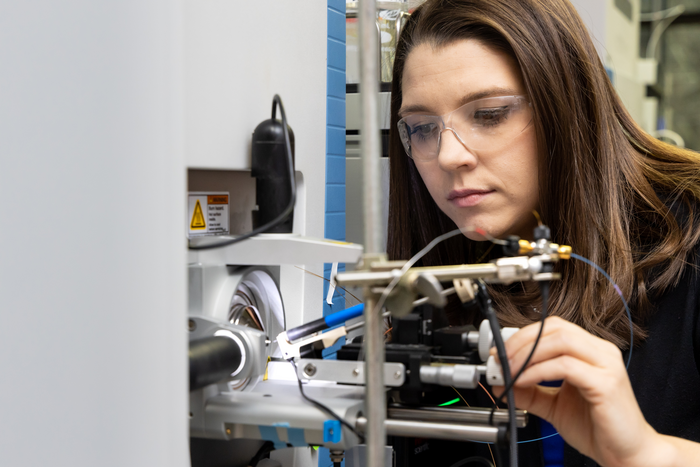 Samantha Peters in an ORNL Lab [IMAGE] | EurekAlert! Science News Releases