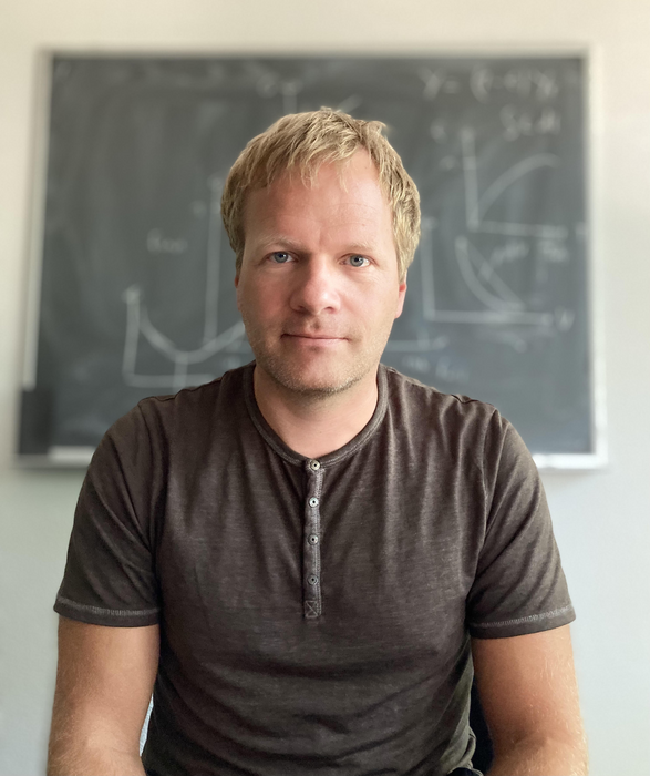 Dr. Martin Jutzi [IMAGE] | EurekAlert! Science News Releases