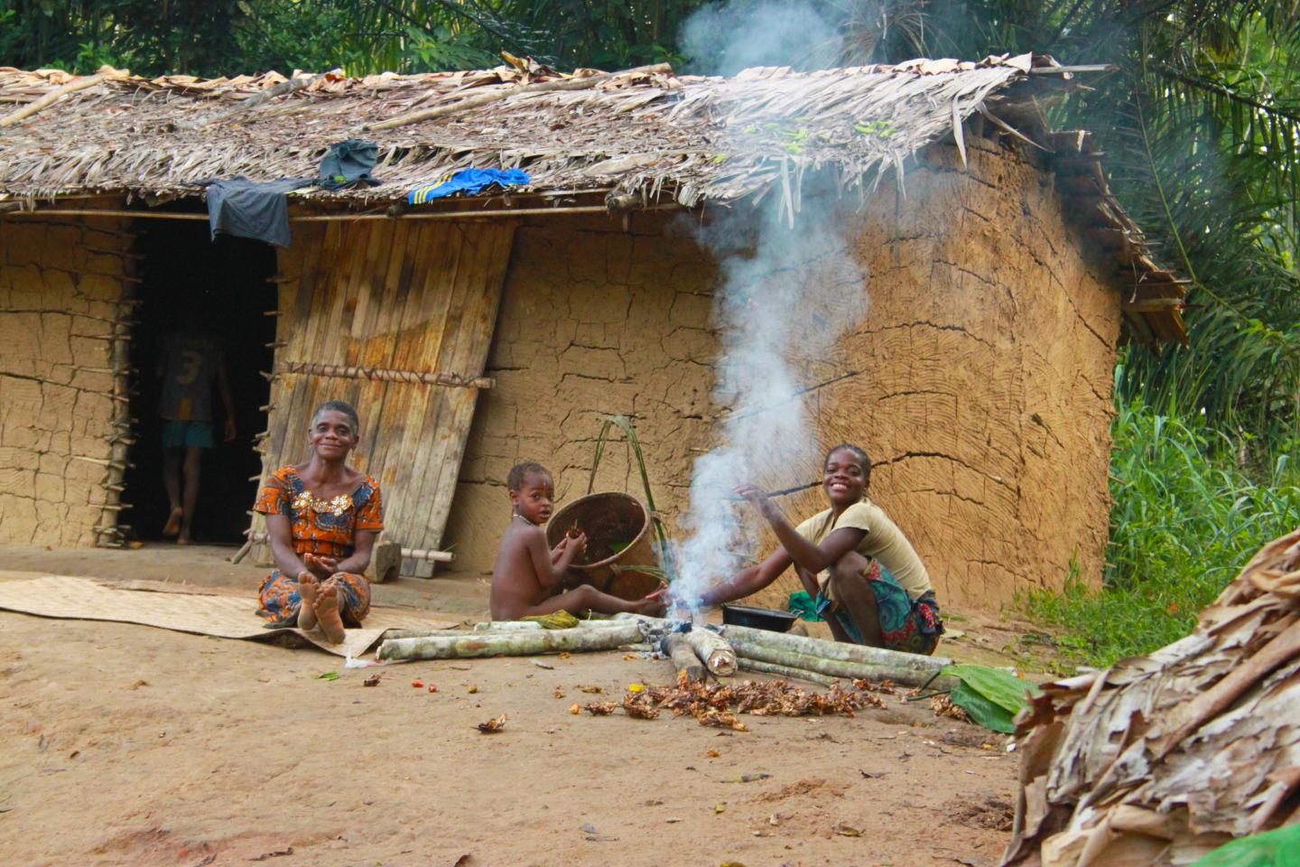 BaYaka Food Sharing [IMAGE] | EurekAlert! Science News Releases