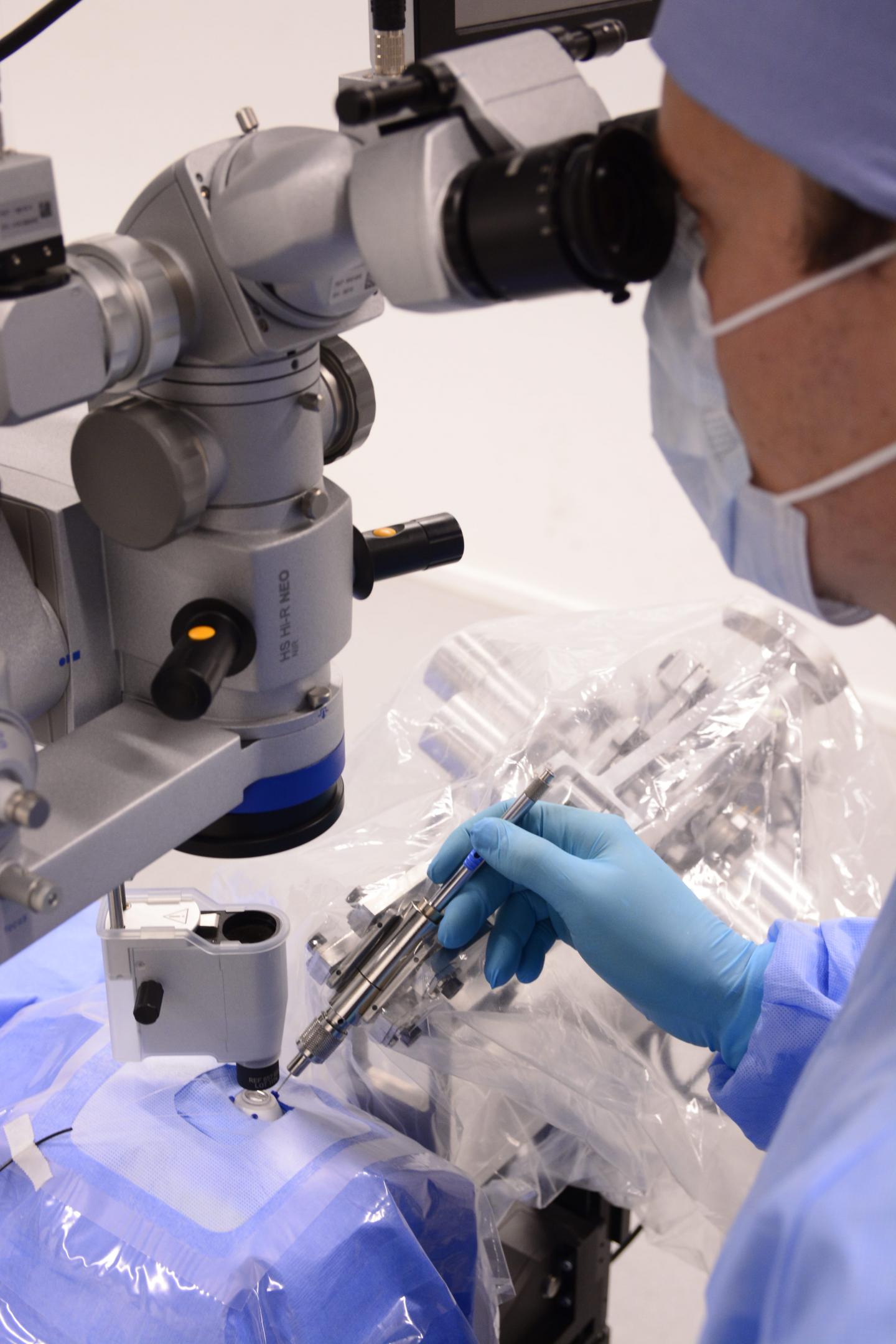 Surgical Eye Robot -- Global V [IMAGE] | EurekAlert! Science News Releases