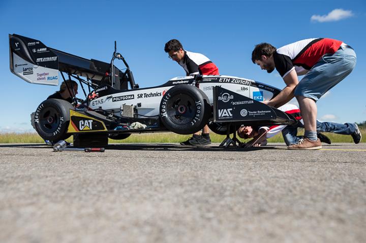 Electric racing car breaks world record | EurekAlert!