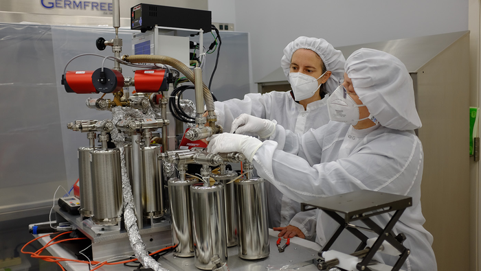 gas extraction [IMAGE] | EurekAlert! Science News Releases