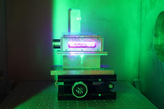 Gas cell for wakefield laser a [IMAGE] | EurekAlert! Science News Releases