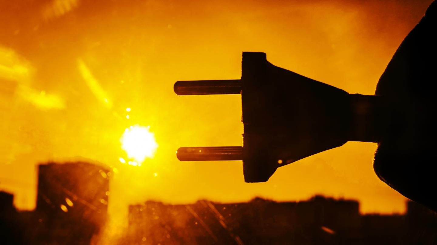 Plugging to Sun [IMAGE] | EurekAlert! Science News Releases