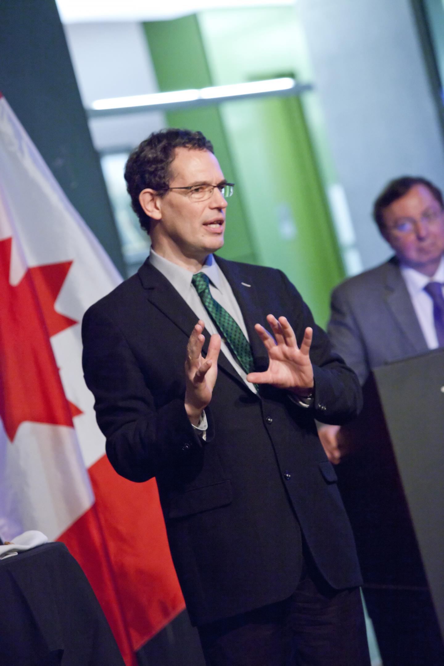 Cosmologist Neil Turok wins 2016 Tate Medal f | EurekAlert!