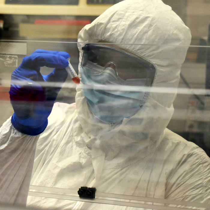 Working in the lab [IMAGE] | EurekAlert! Science News Releases