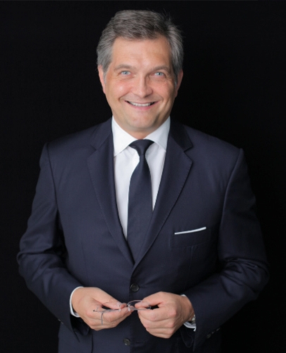 Dr. Roger Härtl named AANS Humanitarian of th | EurekAlert!