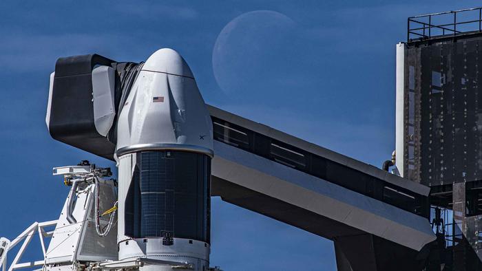 SpaceX Dragon cargo spacecraft [IMAGE] | EurekAlert! Science News Releases