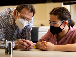 Mentoring the next generation STEM workforce | EurekAlert!