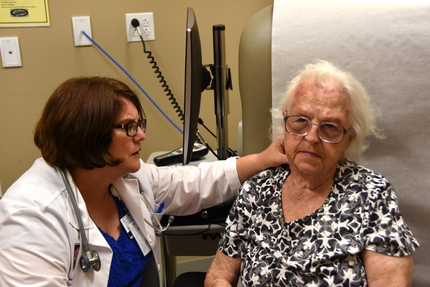 Jennifer Carnahan, MD with Pat [IMAGE] | EurekAlert! Science News Releases