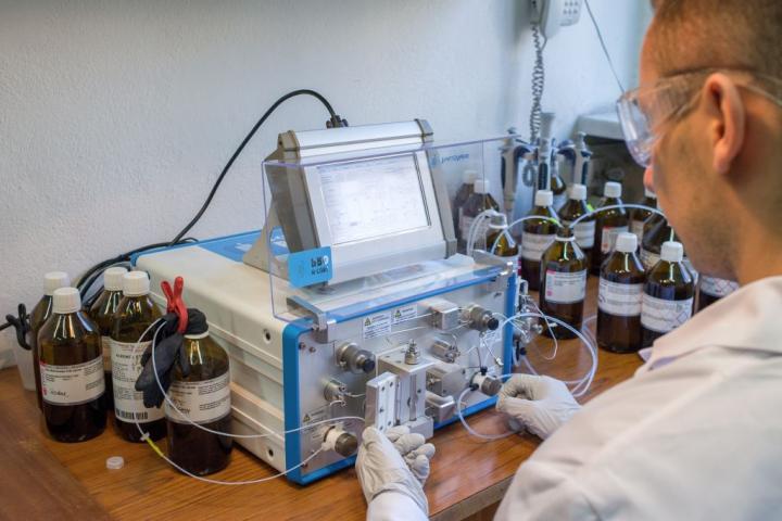 In Microfluidic Devices, the S [IMAGE] | EurekAlert! Science News Releases