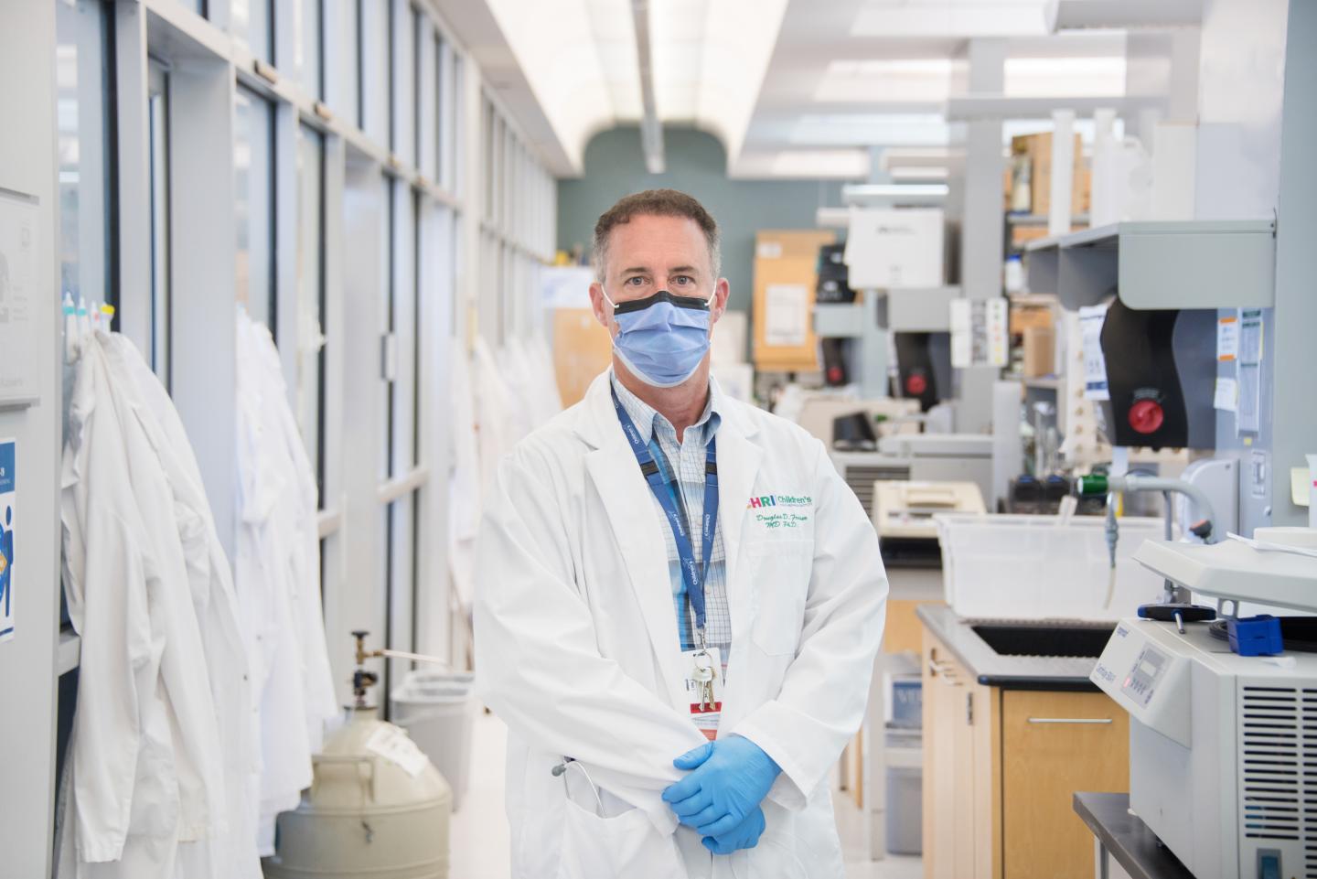 Dr. Douglas Fraser 2 [IMAGE] | EurekAlert! Science News Releases