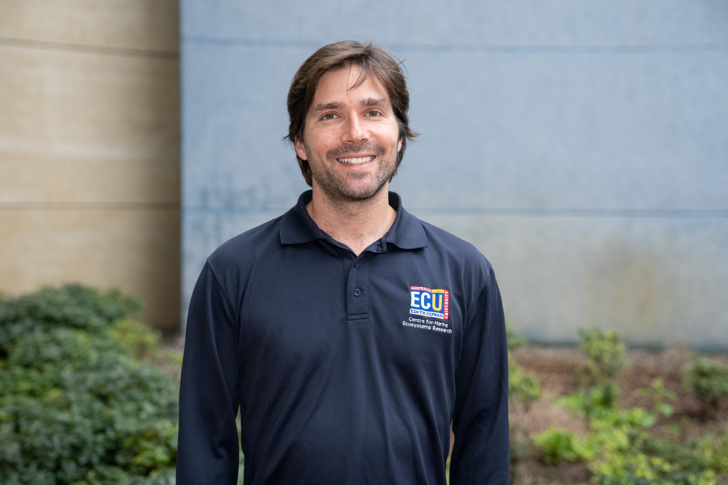 Dr Oscar Serrano Headshot [IMAGE] | EurekAlert! Science News Releases