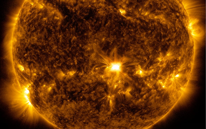 Sun Releases Moderate Solar Fl [IMAGE] | EurekAlert! Science News Releases