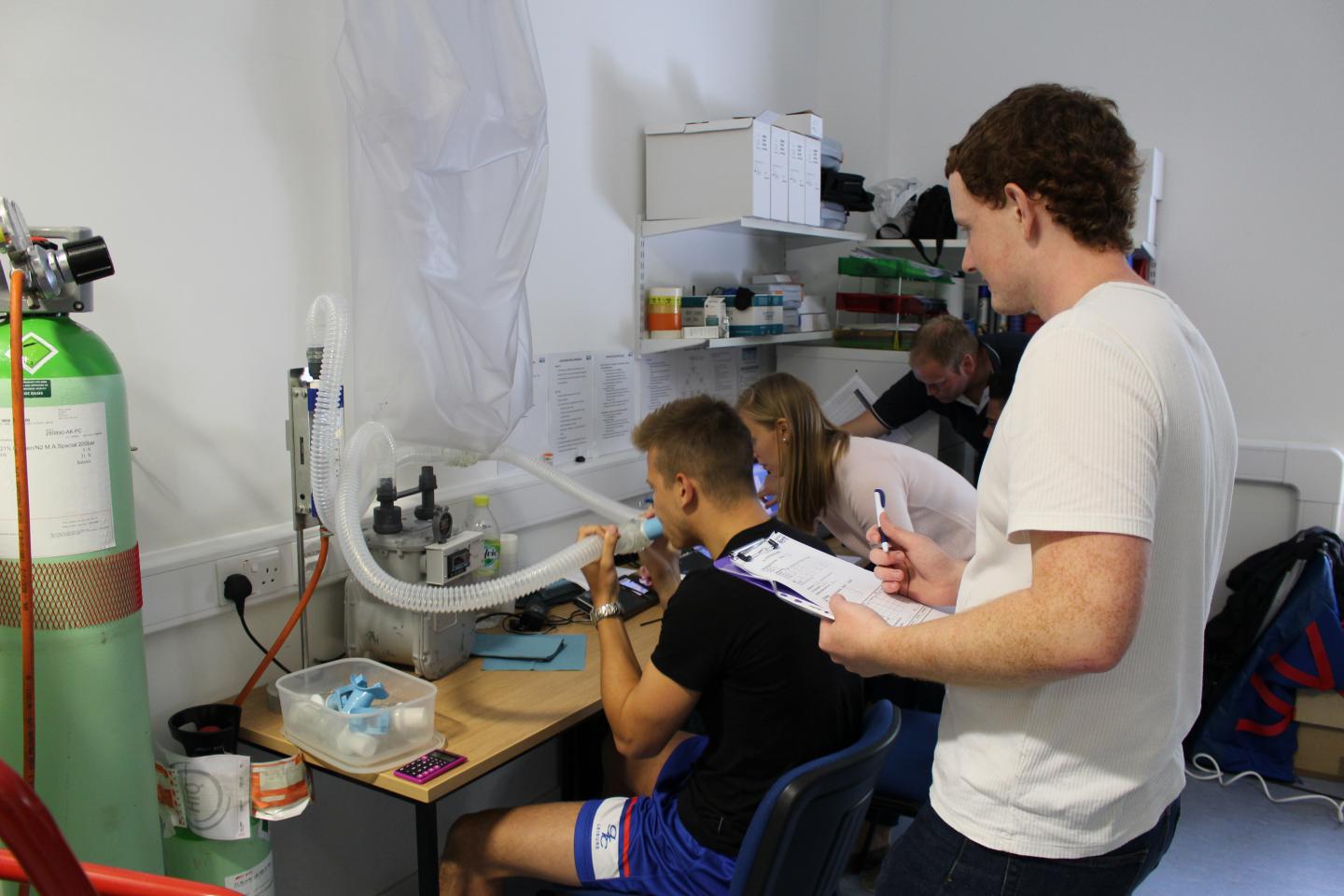 Research leads to call for lung health screen | EurekAlert!